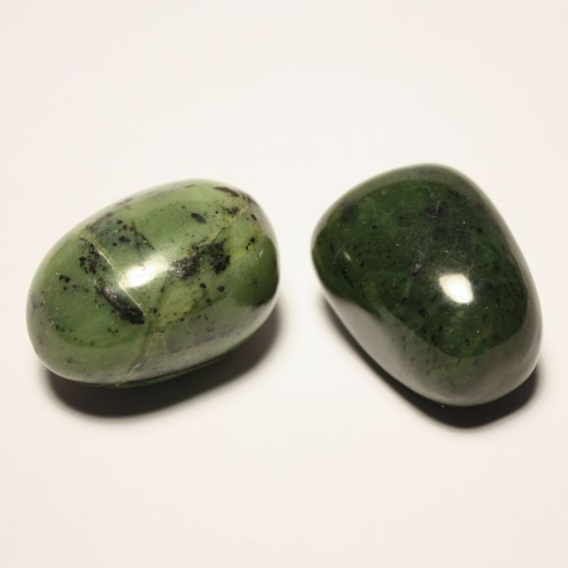 Polodrahokam - Nefrit L